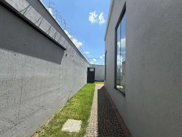 Casa / Sobrado para Venda em Uberlândia/MG Santa Rosa 3 Quartos