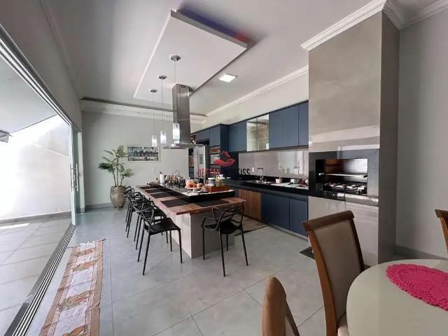 Casa / Sobrado para Venda em Uberlândia/MG Santa Rosa 3 Quartos
