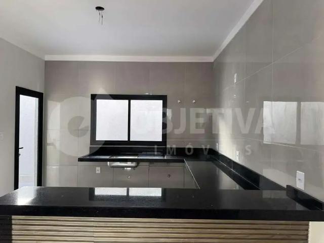 Casa / Sobrado para Venda em Uberlândia/MG Santa Rosa 3 Quartos