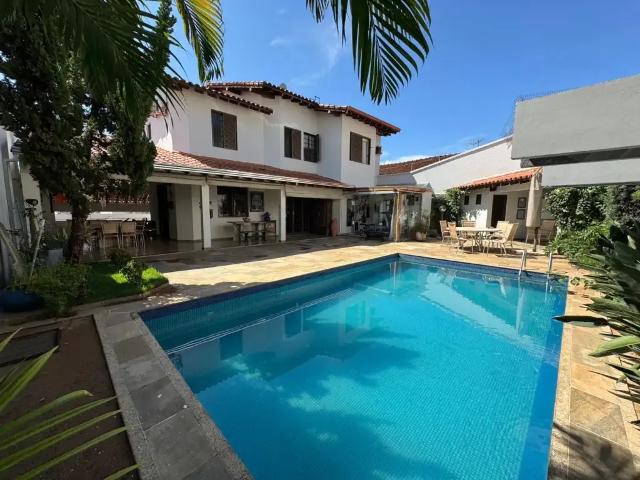 Casa / Sobrado para Venda em Uberlândia/MG Saraiva 4 Quartos