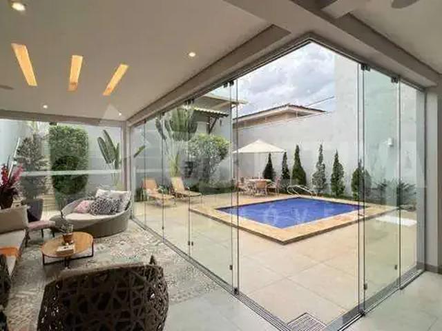 Casa / Sobrado para Venda em Uberlândia/MG Saraiva 4 Quartos