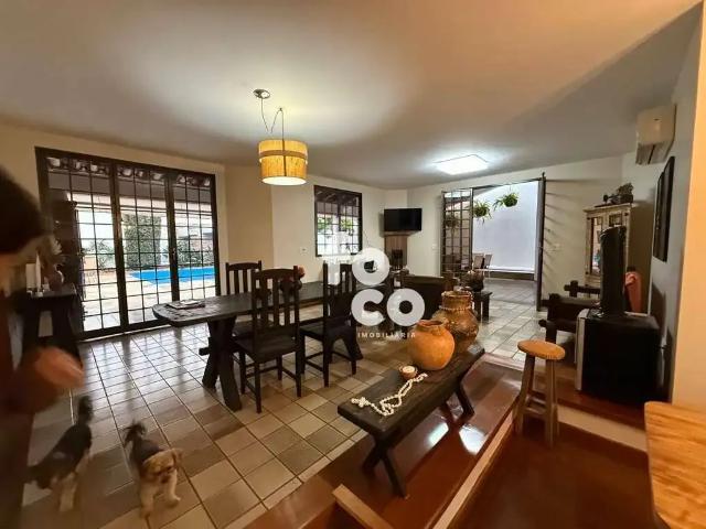Casa / Sobrado para Venda em Uberlândia/MG Saraiva 4 Quartos