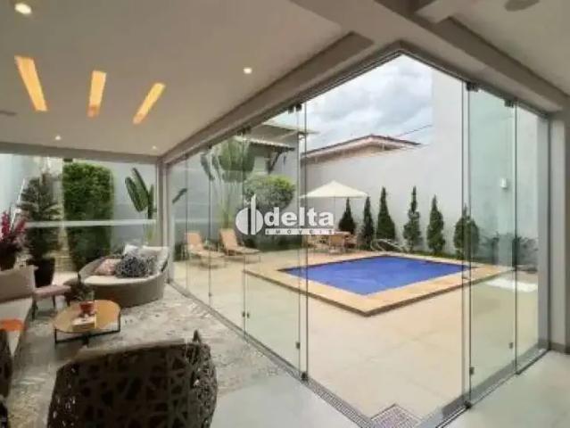 Casa / Sobrado para Venda em Uberlândia/MG Saraiva 4 Quartos
