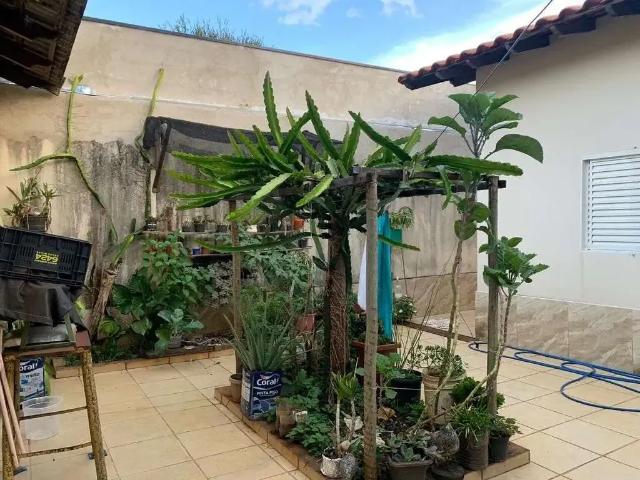 Casa / Sobrado para Venda em Uberlândia/MG Saraiva 4 Quartos