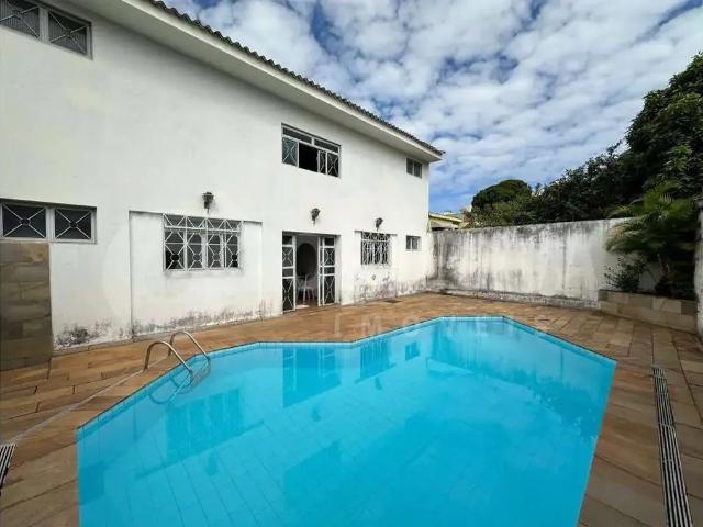 Casa / Sobrado para Venda em Uberlândia/MG Saraiva 4 Quartos