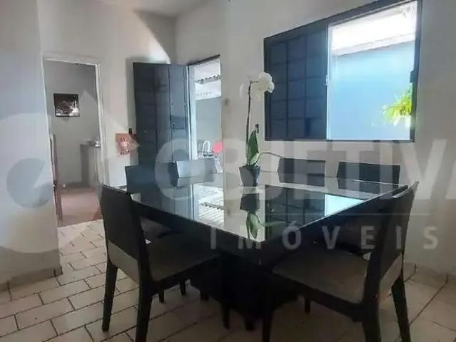 Casa / Sobrado para Venda em Uberlândia/MG Saraiva 2 Quartos