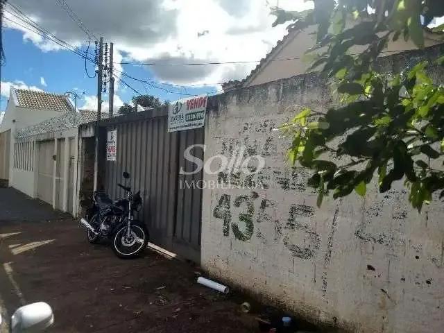 Casa / Sobrado para Venda em Uberlândia/MG Saraiva 2 Quartos