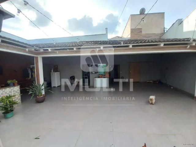 Casa / Sobrado para Venda em Uberlândia/MG Saraiva 3 Quartos