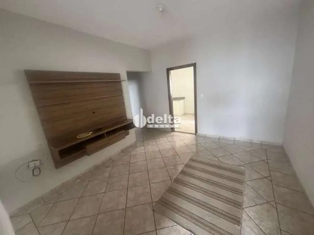 Casa / Sobrado para Venda em Uberlândia/MG Segismundo Pereira 2 Quartos