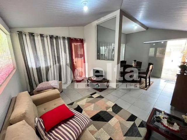 Casa / Sobrado para Venda em Uberlândia/MG Shopping Park 3 Quartos