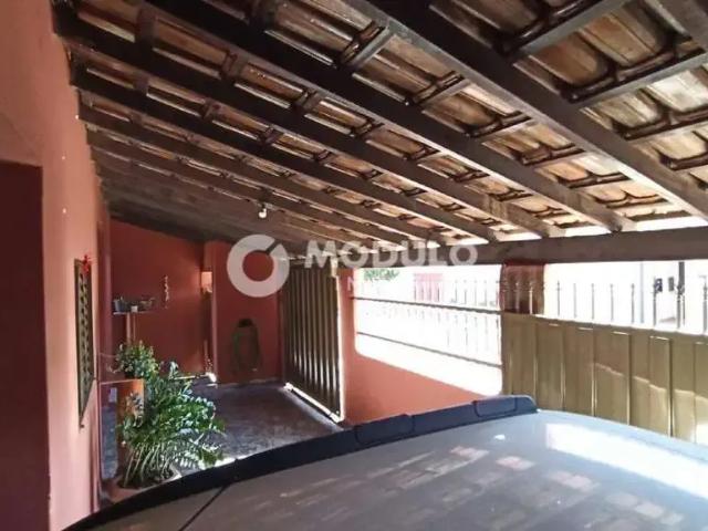Casa / Sobrado para Venda em Uberlândia/MG Pacaembu 3 Quartos