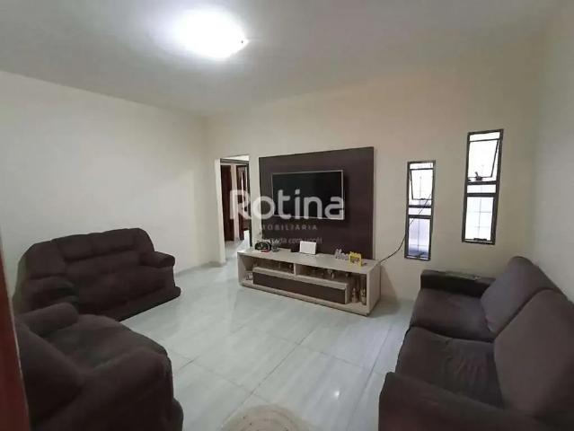 Casa / Sobrado para Venda em Uberlândia/MG Pampulha 3 Quartos