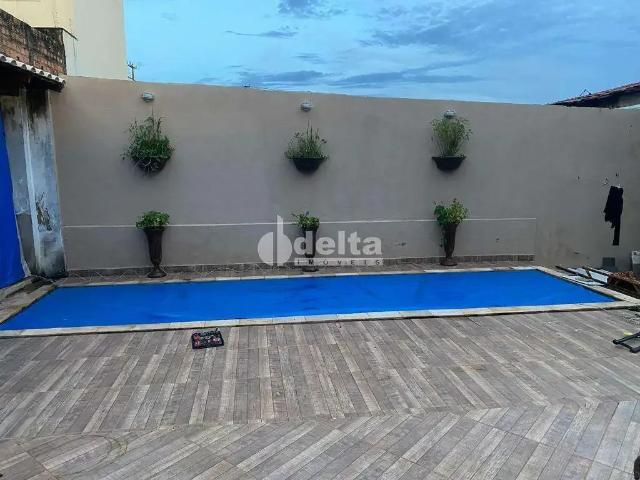Casa / Sobrado para Venda em Uberlândia/MG Pampulha 3 Quartos