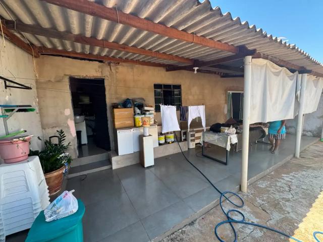Casa / Sobrado para Venda em Uberlândia/MG Parque das Laranjeiras 2 Quartos