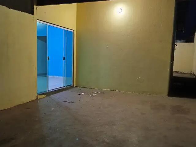 Casa / Sobrado para Venda em Uberlândia/MG Parque das Laranjeiras 2 Quartos