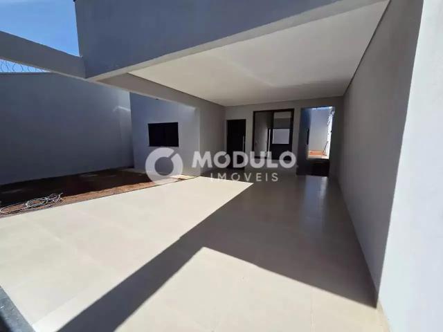 Casa / Sobrado para Venda em Uberlândia/MG Parque das Laranjeiras 3 Quartos