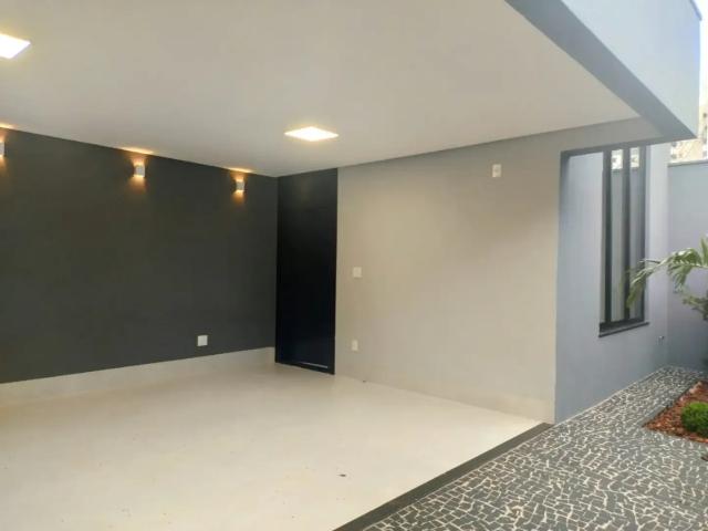 Casa / Sobrado para Venda em Uberlândia/MG Parque das Laranjeiras 3 Quartos