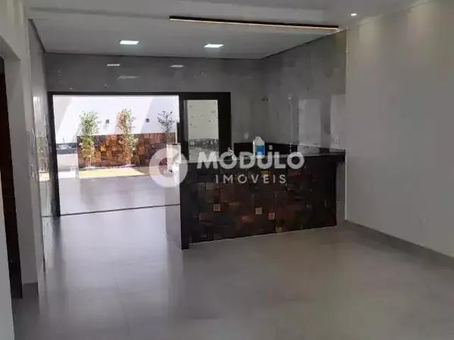 Casa / Sobrado para Venda em Uberlândia/MG Parque das Laranjeiras 3 Quartos