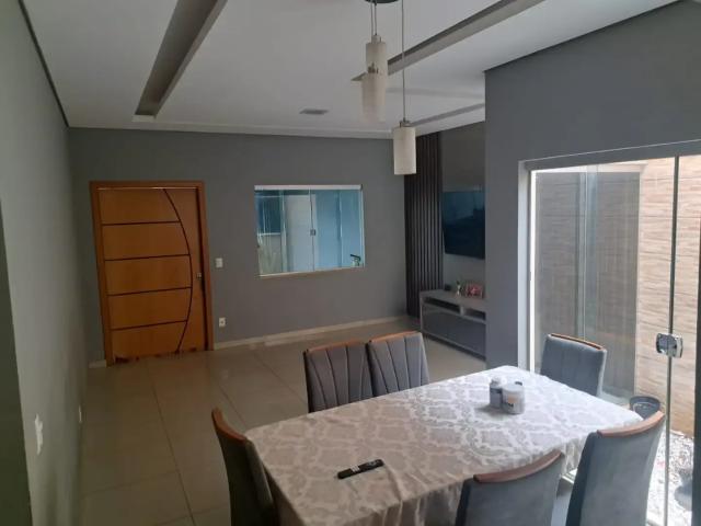 Casa / Sobrado para Venda em Uberlândia/MG Parque das Laranjeiras 3 Quartos