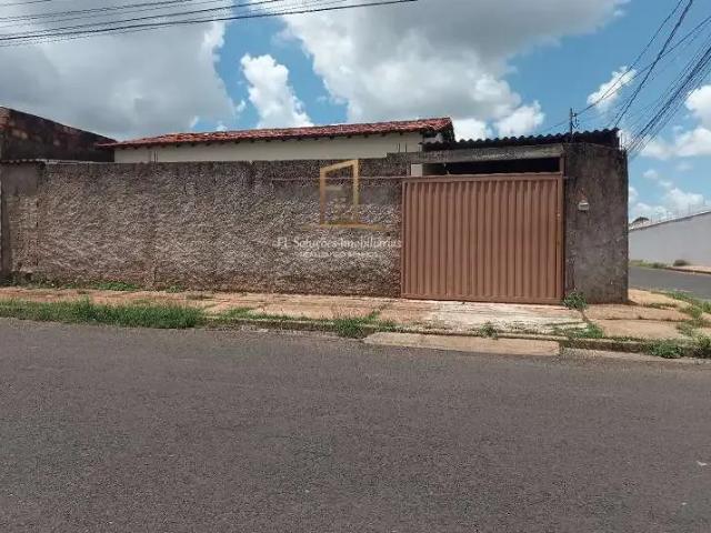 Casa / Sobrado para Venda em Uberlândia/MG Planalto 3 Quartos