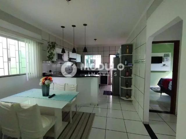 Casa / Sobrado para Venda em Uberlândia/MG Planalto 3 Quartos