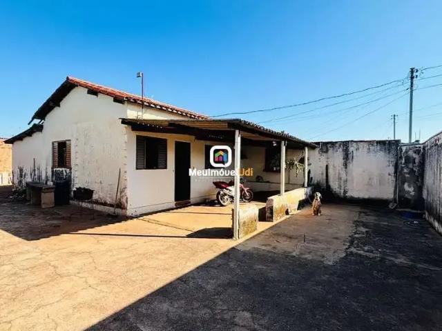 Casa / Sobrado para Venda em Uberlândia/MG Planalto 2 Quartos