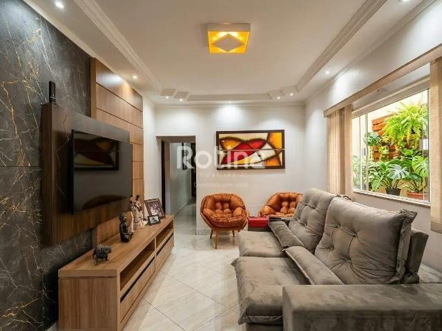 Casa / Sobrado para Venda em Uberlândia/MG Presidente Roosevelt 3 Quartos