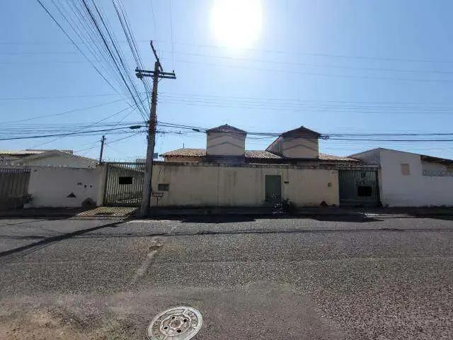 Casa / Sobrado para Venda em Uberlândia/MG Presidente Roosevelt 3 Quartos