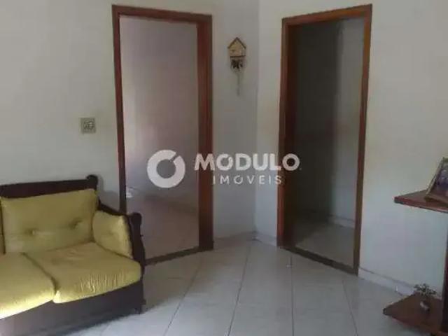 Casa / Sobrado para Venda em Uberlândia/MG Presidente Roosevelt 3 Quartos