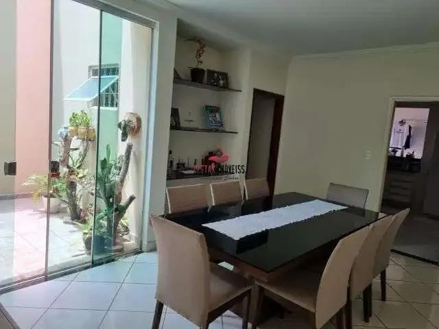 Casa / Sobrado para Venda em Uberlândia/MG Presidente Roosevelt 3 Quartos