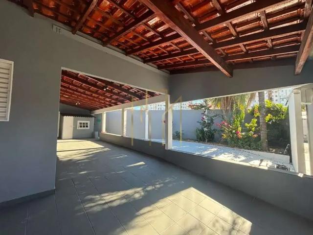 Casa / Sobrado para Venda em Uberlândia/MG Presidente Roosevelt 3 Quartos