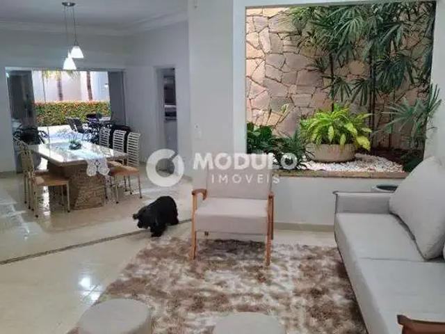 Casa / Sobrado para Venda em Uberlândia/MG Presidente Roosevelt 3 Quartos