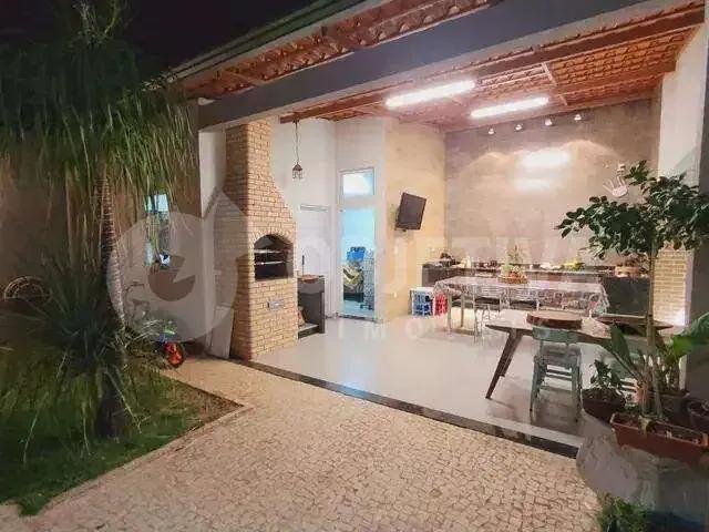 Casa / Sobrado para Venda em Uberlândia/MG Presidente Roosevelt 3 Quartos
