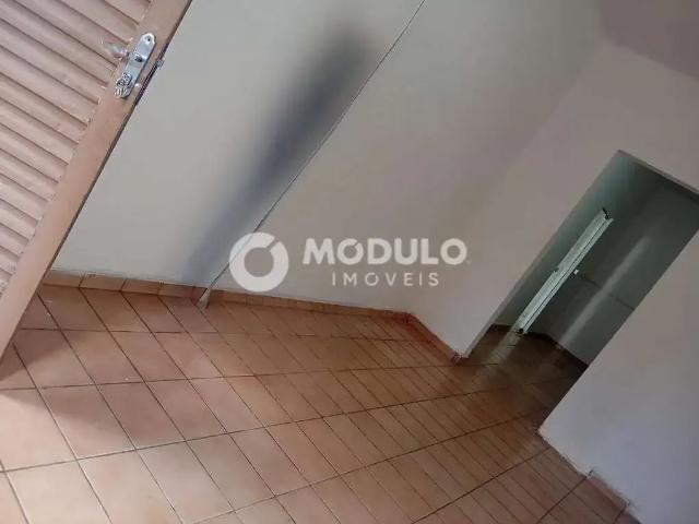 Casa / Sobrado para Venda em Uberlândia/MG Presidente Roosevelt 3 Quartos