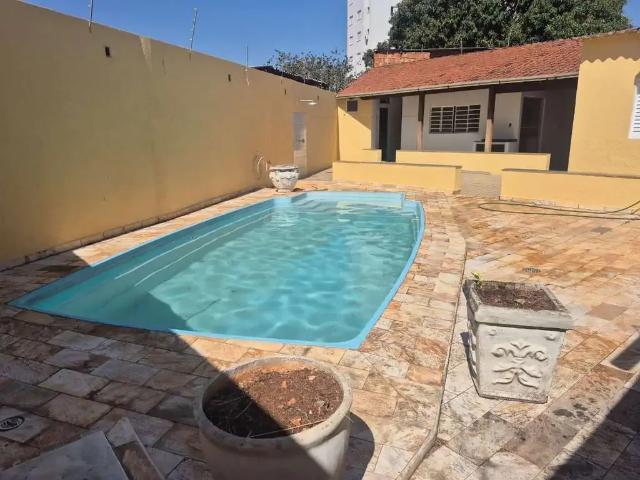Casa / Sobrado para Venda em Uberlândia/MG Presidente Roosevelt 4 Quartos