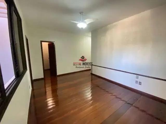 Casa / Sobrado para Venda em Uberlândia/MG Rezende 4 Quartos