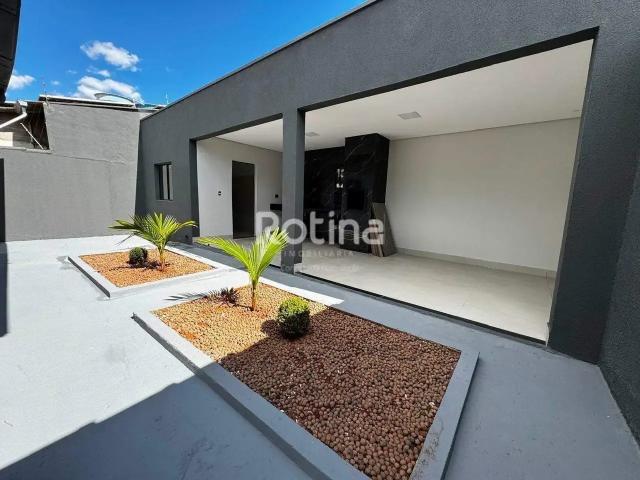 Casa / Sobrado para Venda em Uberlândia/MG Residencial Gramado 4 Quartos