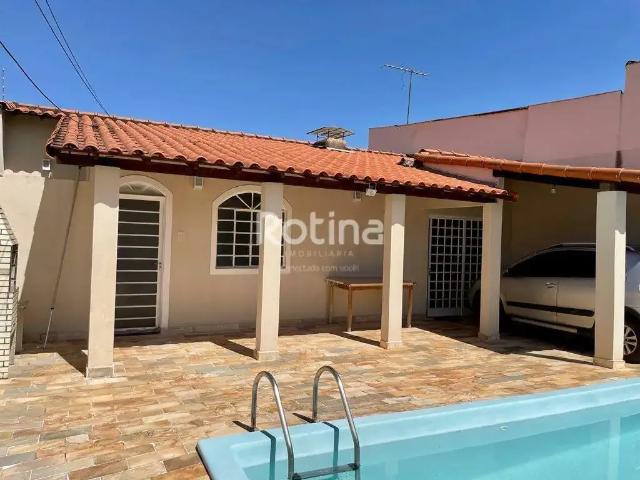 Casa / Sobrado para Venda em Uberlândia/MG Residencial Gramado 3 Quartos