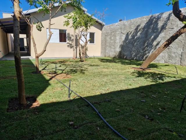 Casa / Sobrado para Venda em Uberlândia/MG Residencial Pequis 2 Quartos