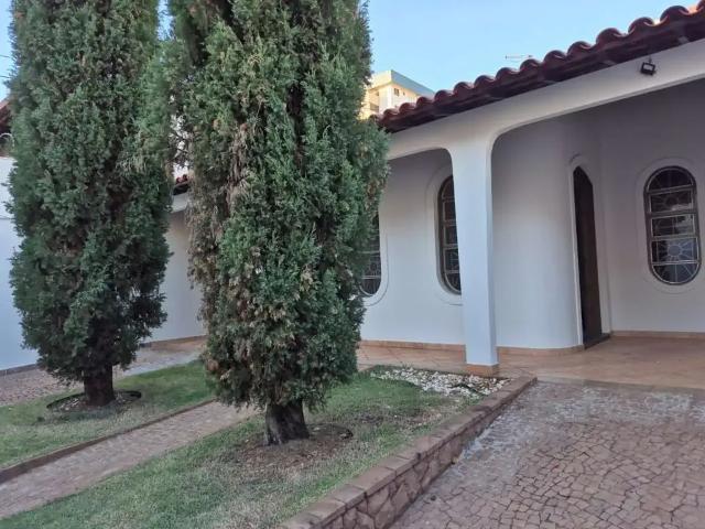 Casa / Sobrado para Venda em Uberlândia/MG Tabajaras 3 Quartos