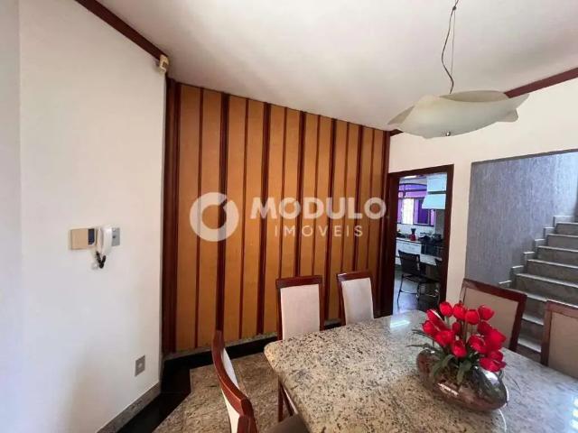 Casa / Sobrado para Venda em Uberlândia/MG Tabajaras 4 Quartos