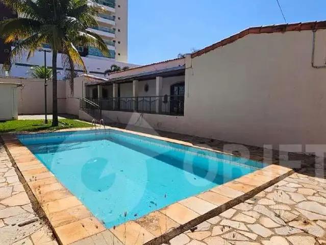 Casa / Sobrado para Venda em Uberlândia/MG Tabajaras 5 Quartos