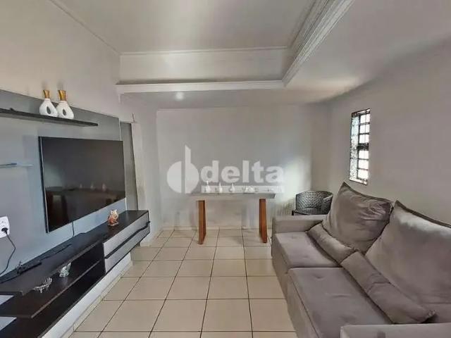 Casa / Sobrado para Venda em Uberlândia/MG Taiaman 3 Quartos