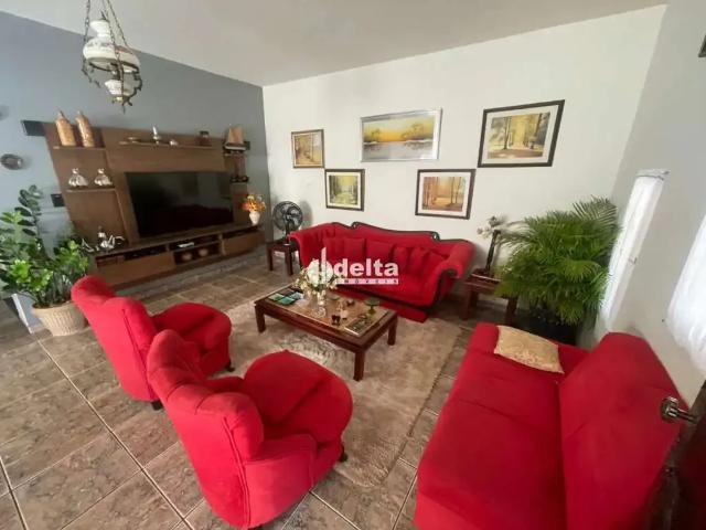 Casa / Sobrado para Venda em Uberlândia/MG Tibery 4 Quartos