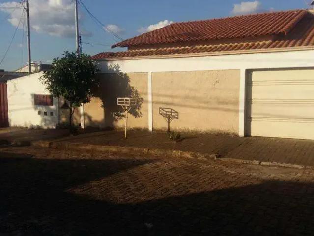 Casa / Sobrado para Venda em Uberlândia/MG Tubalina 3 Quartos