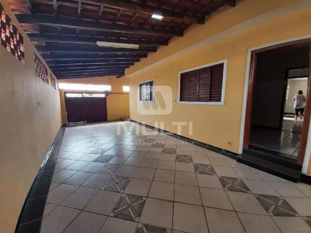 Casa / Sobrado para Venda em Uberlândia/MG Tubalina 3 Quartos