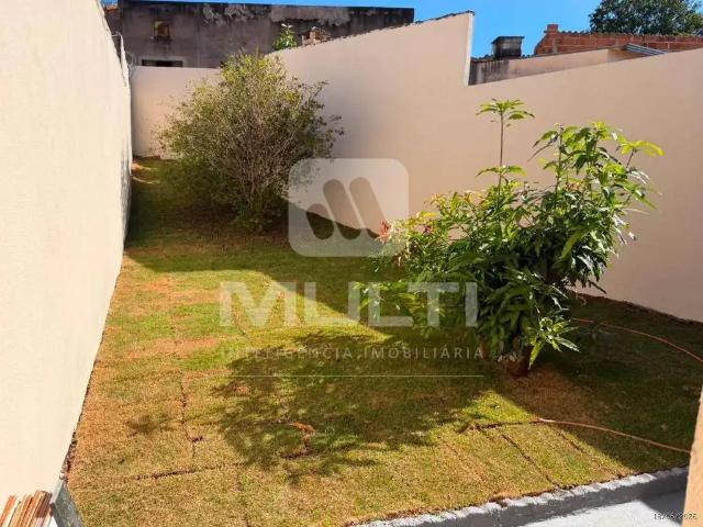 Casa / Sobrado para Venda em Uberlândia/MG Tubalina 3 Quartos