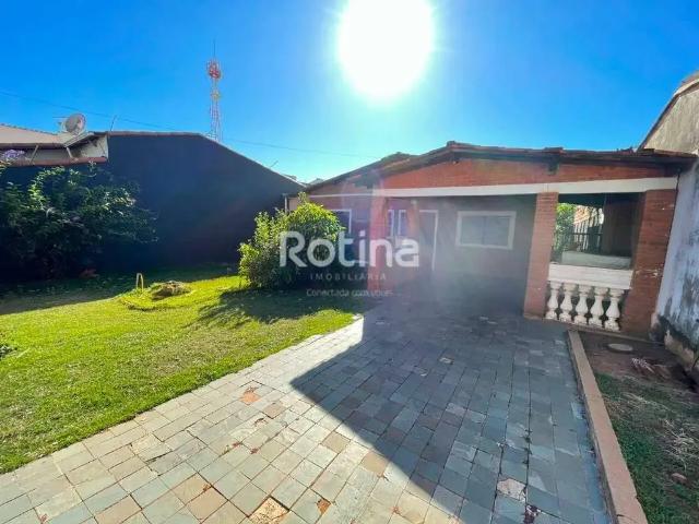 Casa / Sobrado para Venda em Uberlândia/MG Tubalina 3 Quartos