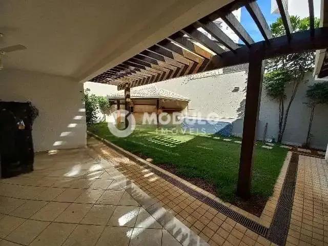Casa / Sobrado para Venda em Uberlândia/MG Tubalina 3 Quartos