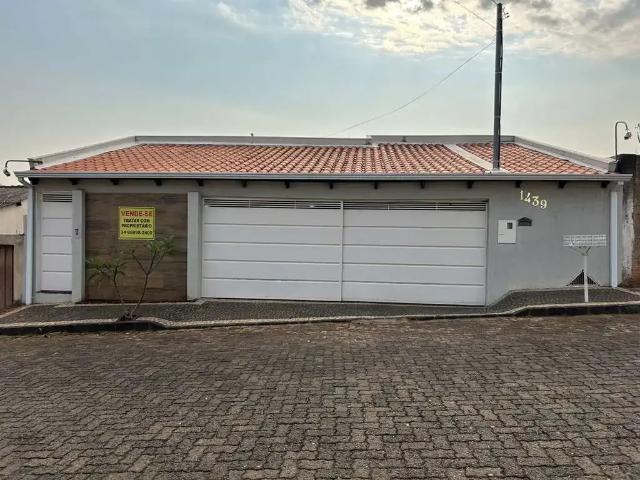 Casa / Sobrado para Venda em Uberlândia/MG Tubalina 3 Quartos
